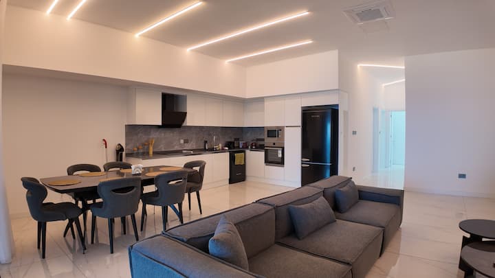 Spacious 3 Bed Apt With Mini Pool/amazing Views - Girne