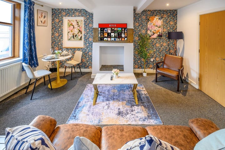 For You Most And Cosy Stay - Huddersfield