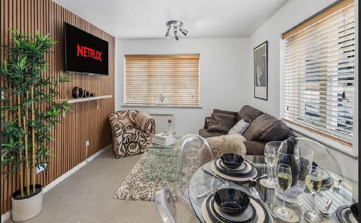 2br Apt In Canterbury Near Cathedral | Sleeps 4 - Canterbury