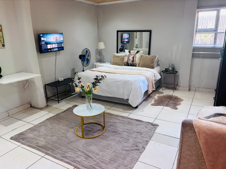 Cozy Corner Studio - Durban