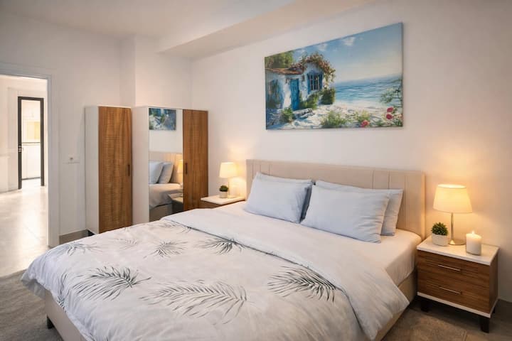 Kadınlar Denizinde Sıfır Lüks 2+1 Daire - Kuşadası