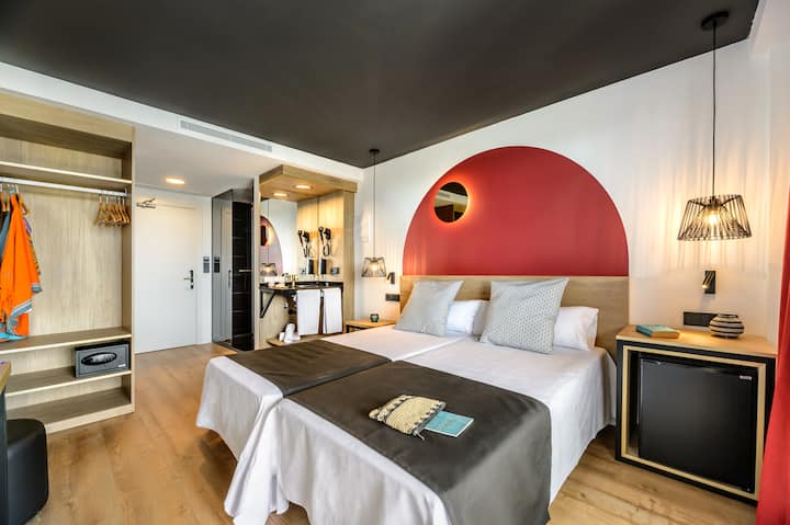 Twin Room - 2 Adultos- District - Ibiza