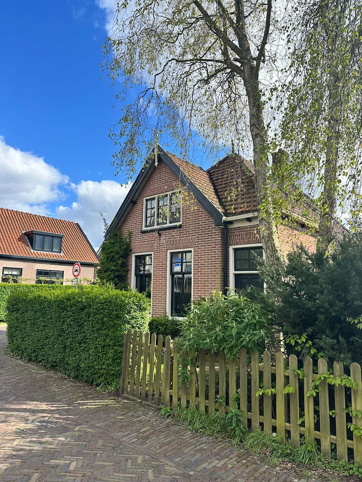 Holiday Home Henriette: Sfeervol Midden In Bergen - Schoorl