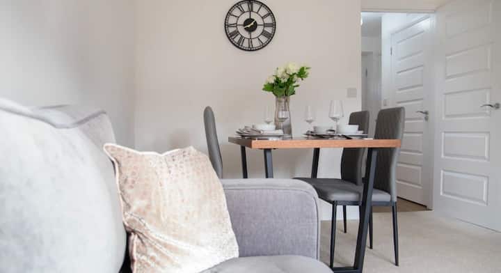 Modern 2 Bed Contractor And Family Friendly - Bedford