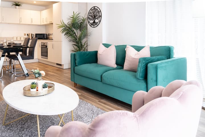 Melrose Haven - City Centre Apt - Free Parking - Solihull