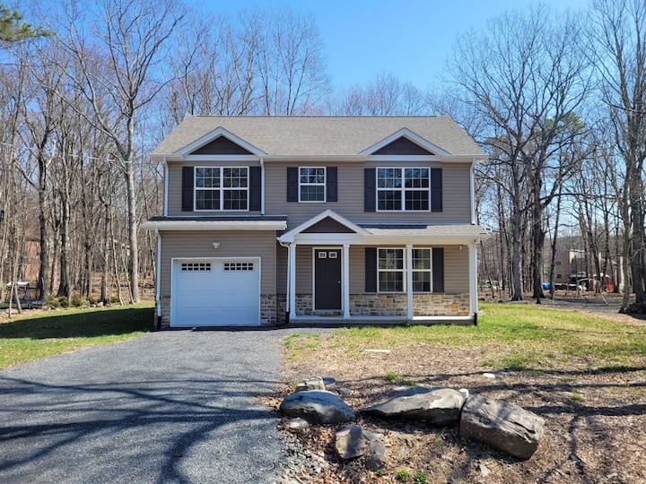 Brentwood Retreat  Your Pocono Getaway! - East Stroudsburg, PA