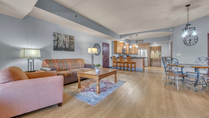 High Tides - Sleeps 14 | Video Games | Spacious - Wisconsin Dells, WI