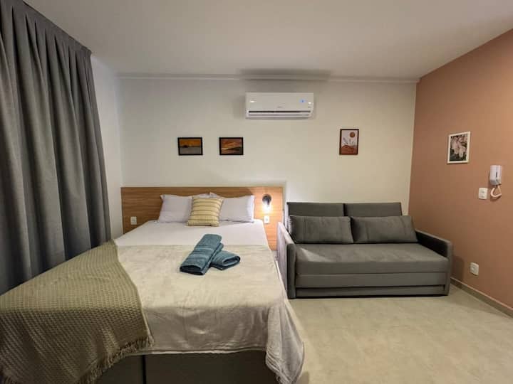 Apto Centro P/ 4 | Varanda + Garagem - Brusque