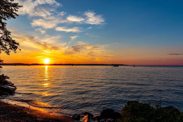 Peaceful Lake Simcoe Escape | Private Beach, Kayak - Georgina