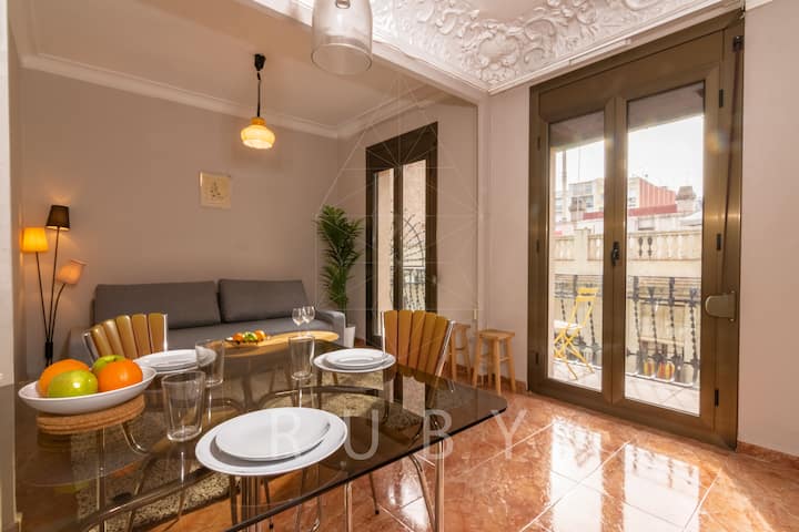 1 Bedroom Apartment In Poblesec - Barcelona