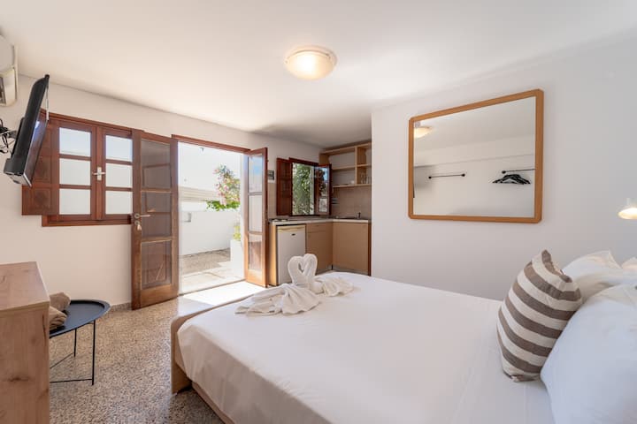 One Bedroom Suite With Patio - Lindos