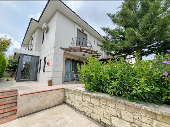 Alaçatıda şıK Ve Modern Tatil Villası - Alaçatı