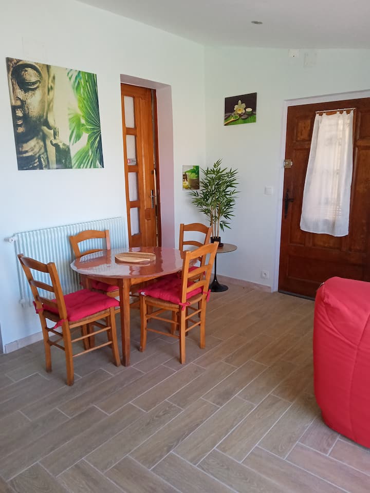 Logement Mitoyen De 31 M² - Alès