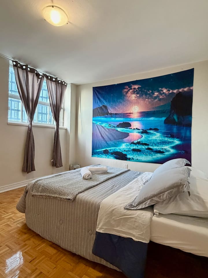 High Rise Sunset Retreat | Cozy Private Room - Toronto