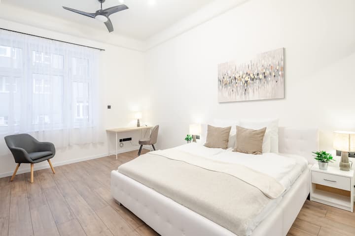 Modern Two Bedroom Retreat - Hungary