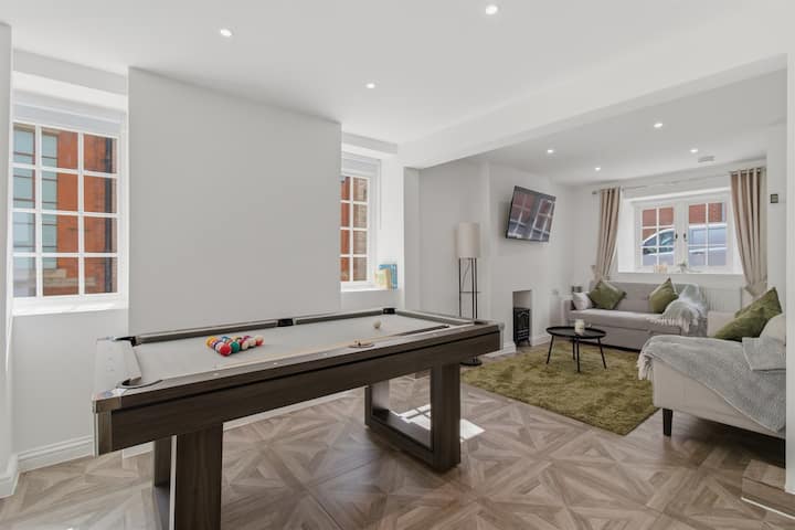 Sleeps 7, 5 Beds + Sofa Bed, Parking, Pool Table - Chard