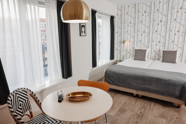 Suite Large - Steeds Aan Zee - Leiden