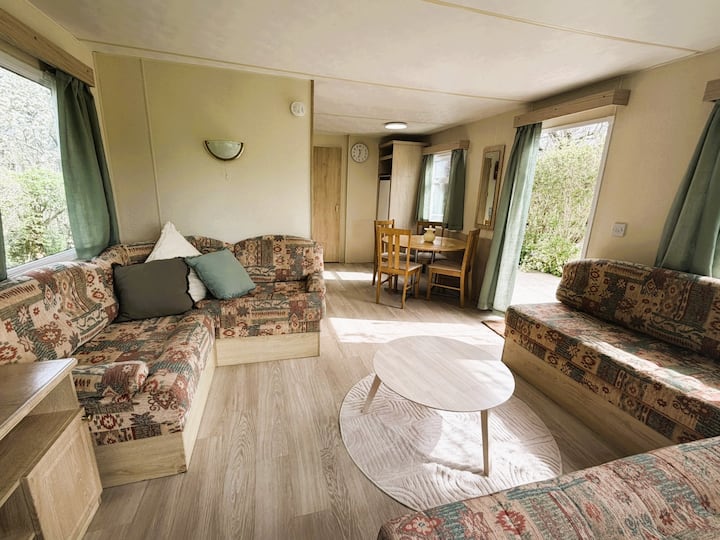 Lilac | Canal Side Lodge - Devizes