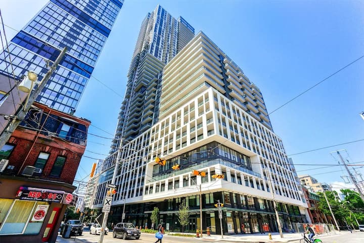Stylish 1br + Den In The Heart Of Downtown - Toronto