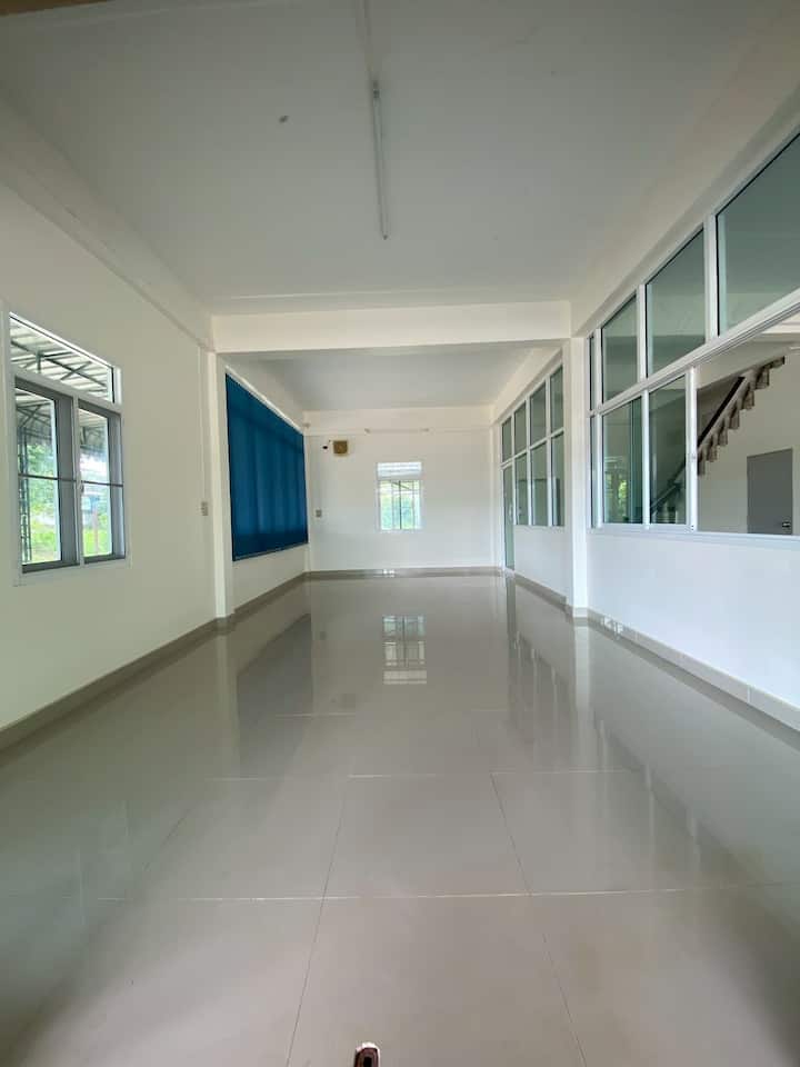 บ้านพัก 2 ชั้น ที่จอดรถกว้างขวาง เปิดทำธุรกิจได้ - Khon Kaen