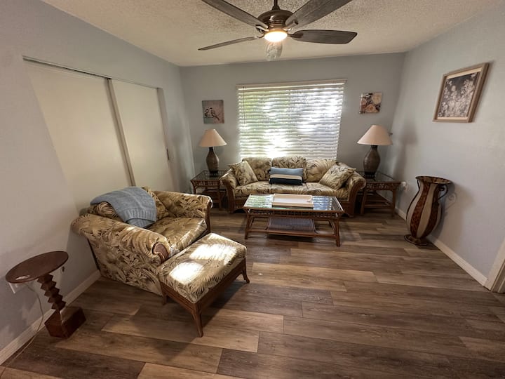 Cozy 1/1 Condo! Minutes From The Beaches! - ラーゴ, FL