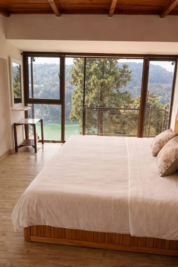 Lake View 2bhk Near Mall Road And Lake | Mellow - Nainital