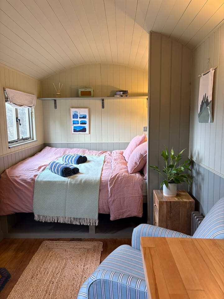 The Clachamish Shepherd’s Hut - Skye