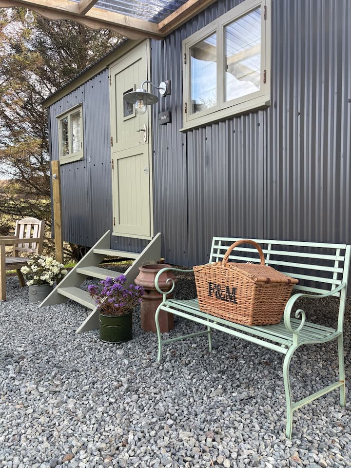 The Clachamish Shepherd’s Hut - Skye