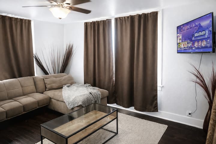 Cozy Upstairs Suite In Historic Neighborhood - Bossier City, LA
