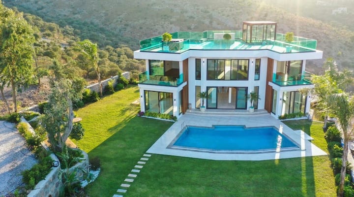 Luxury Villa Sleeps 13 Private Pool Premium Stay - Ortakentyahşi