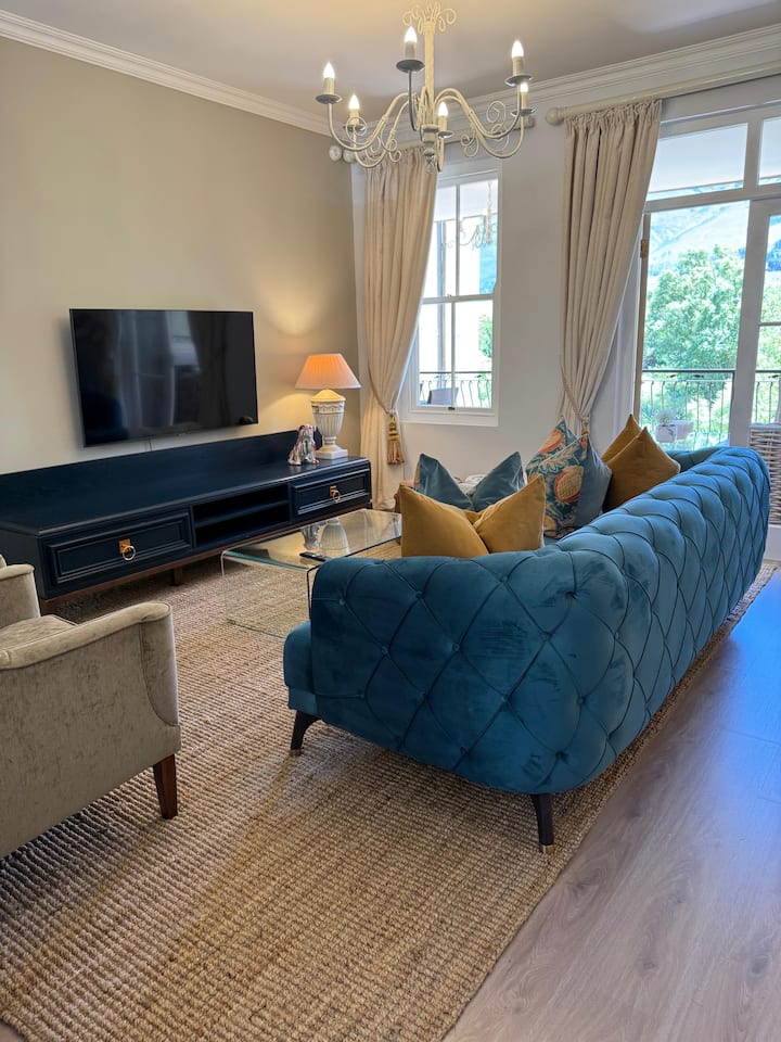 Lakeside Villa In Franschhoek - Franschhoek