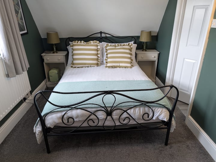 The Dragonfly Room At The Twisted Trout - Stamford