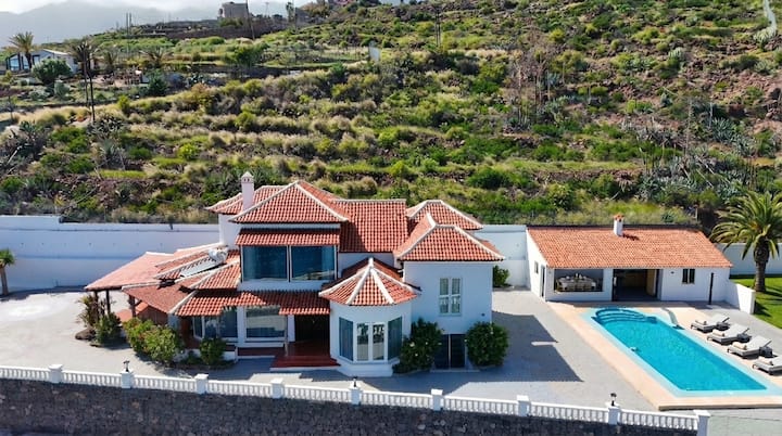 Exclusive Mountain Villa With Stunning Ocean Views - Tenerife