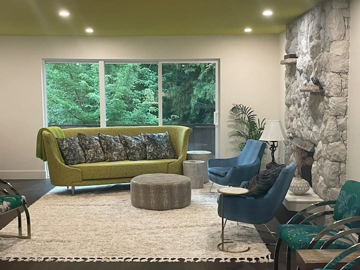 Colourful Art-lover House - Vancouver