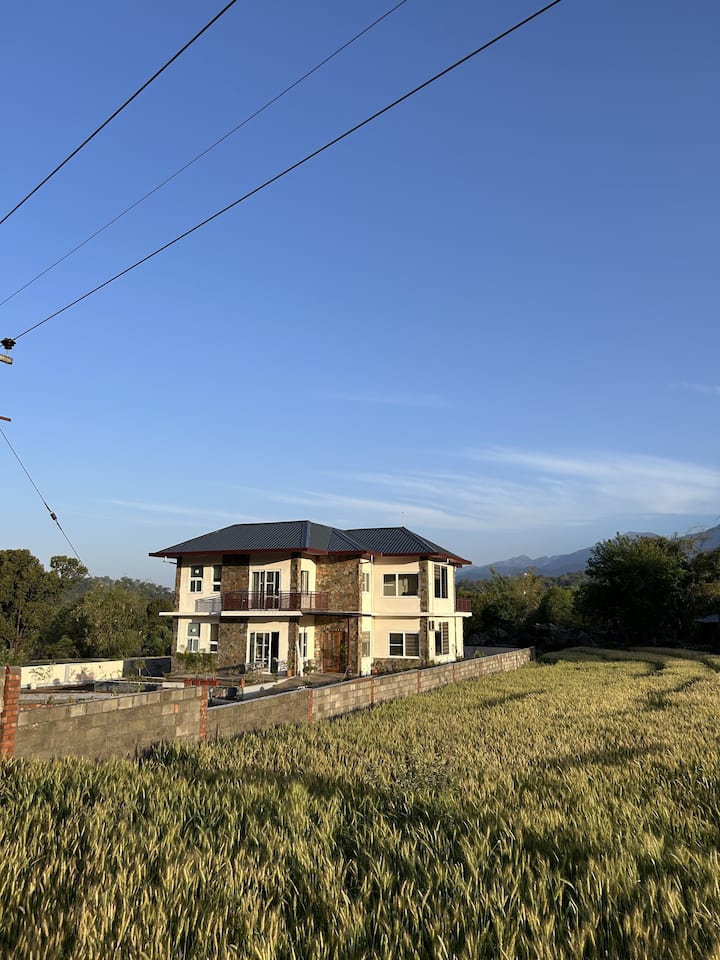 Scenic 3br Villa | Mountain View, Lawn & Terraces - Dharamshala