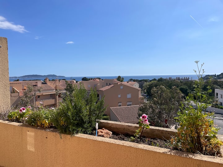 Appartement Duplex Vue Mer à 2 Pas Des Commerces - Carqueiranne