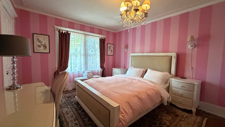 Cozy Room In The House / Great Location - Los Angeles, CA