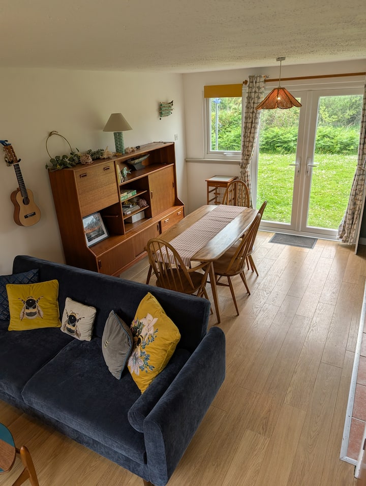 Beautiful 2 Bedroom Chalet - 5 Mins Walk To Beach - Manorbier