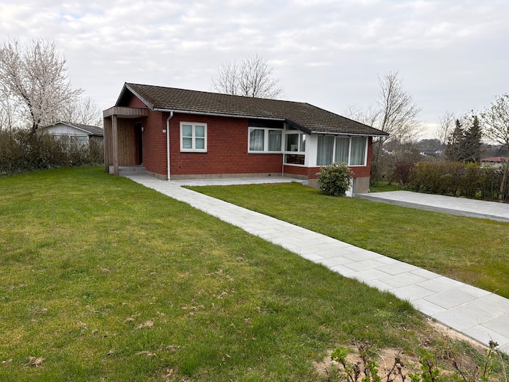 Eksklusivt Nyrenoveret Hus Tæt På Natur & Shopping - Kolding