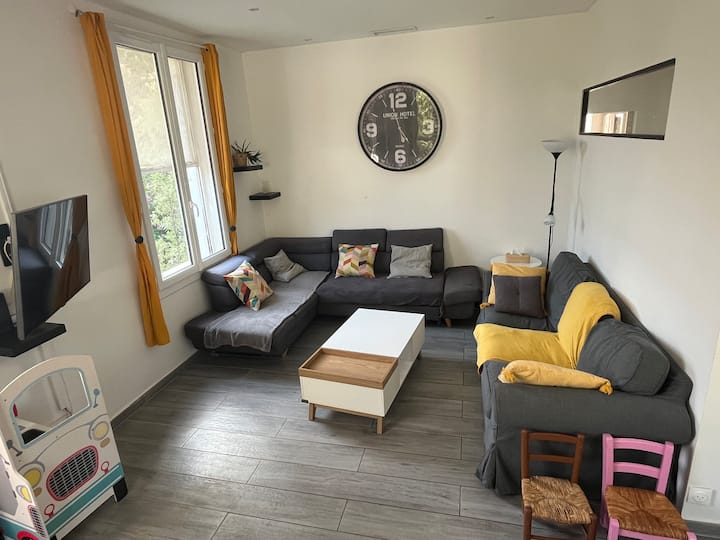Paisible Maison Familiale De 90m2 Avec Piscine - Toulon
