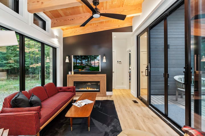 Modern 2br Lakefront Cabin Sleeps 4 | 28+ Nights - Parry Sound