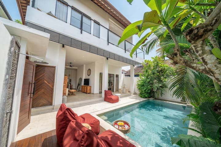 Tropical 3br Retreat In Canggu W Pool & Patio - Bali