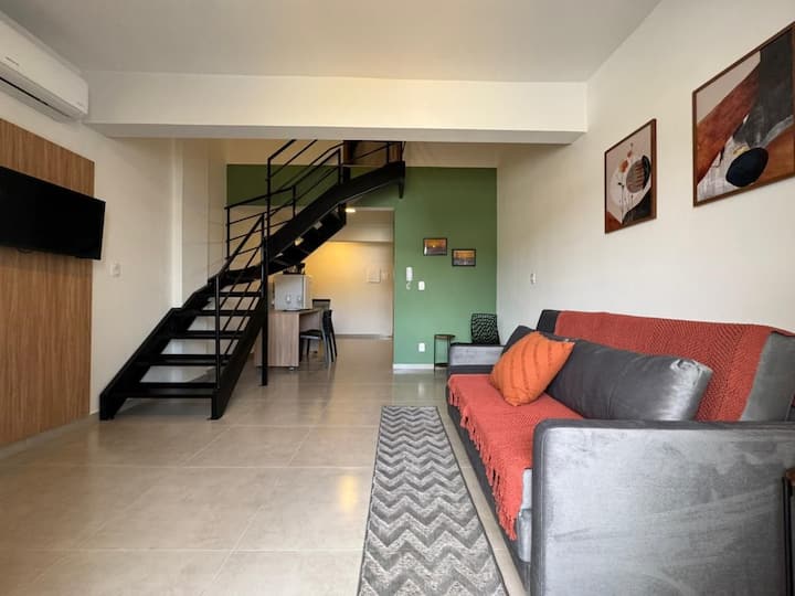 Loft No Centro C/ Mezanino E Vaga P/ 4 P - Brusque