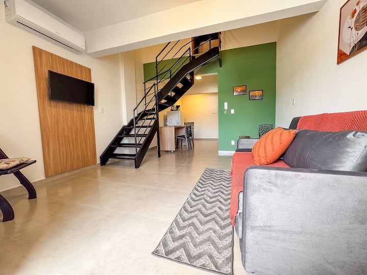 Loft No Centro C/ Mezanino E Vaga P/ 4 P - Brusque