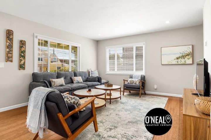 The Eastman - Cutest House - Walk To The Beach! - Santa Cruz, CA