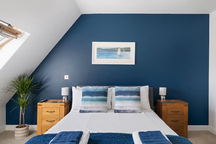 Modern Apartment, Parking, Short Walk To Fistral - Newquay