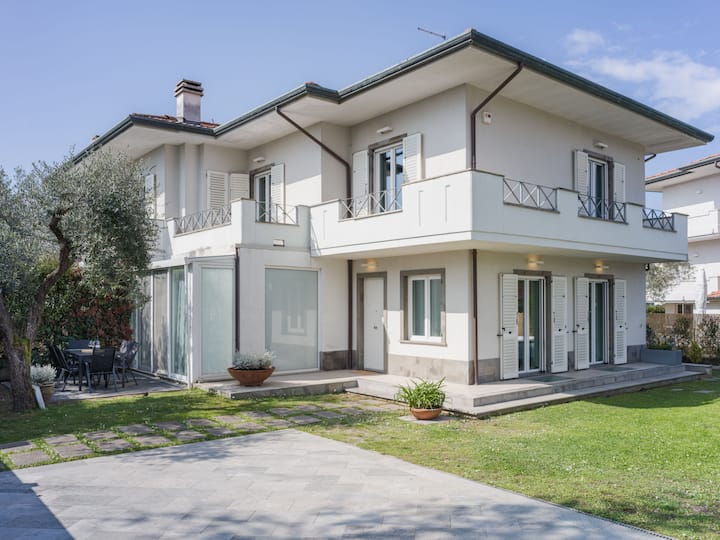 Casa A Un Passo Dal Mare By Interhome - Forte dei Marmi