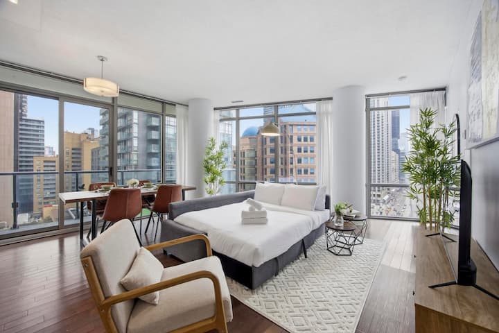 Bold Downtown Vibes, Unmatched Location - Toronto