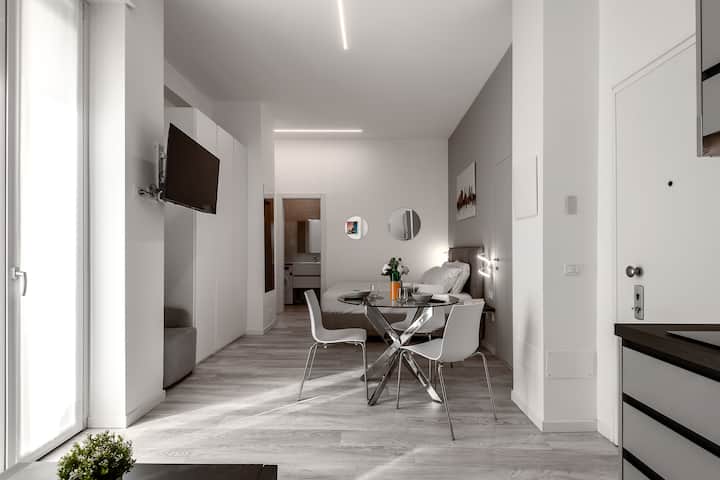 Stayeasy Crivelli • Stylish Studio, Duomo Walking - Milan