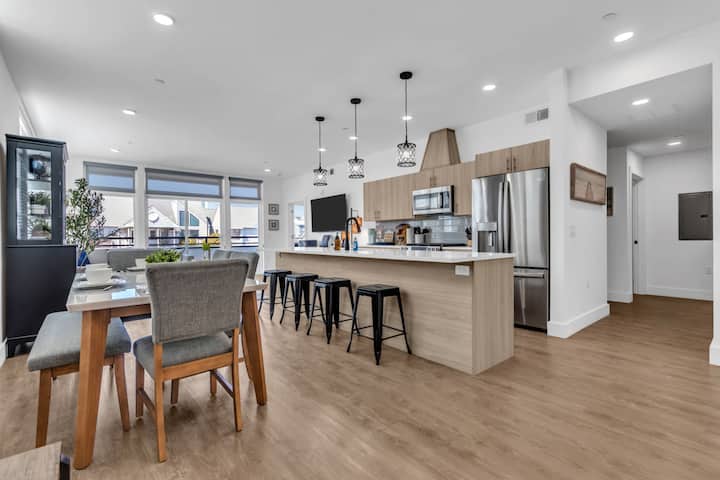 New Luxury 3br Near Boardwalk | Balcony + Parking - Seaside Heights, NJ